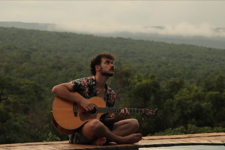 Kalden Berg Drops Wacky, Heartfelt Music Video for “Mindy”